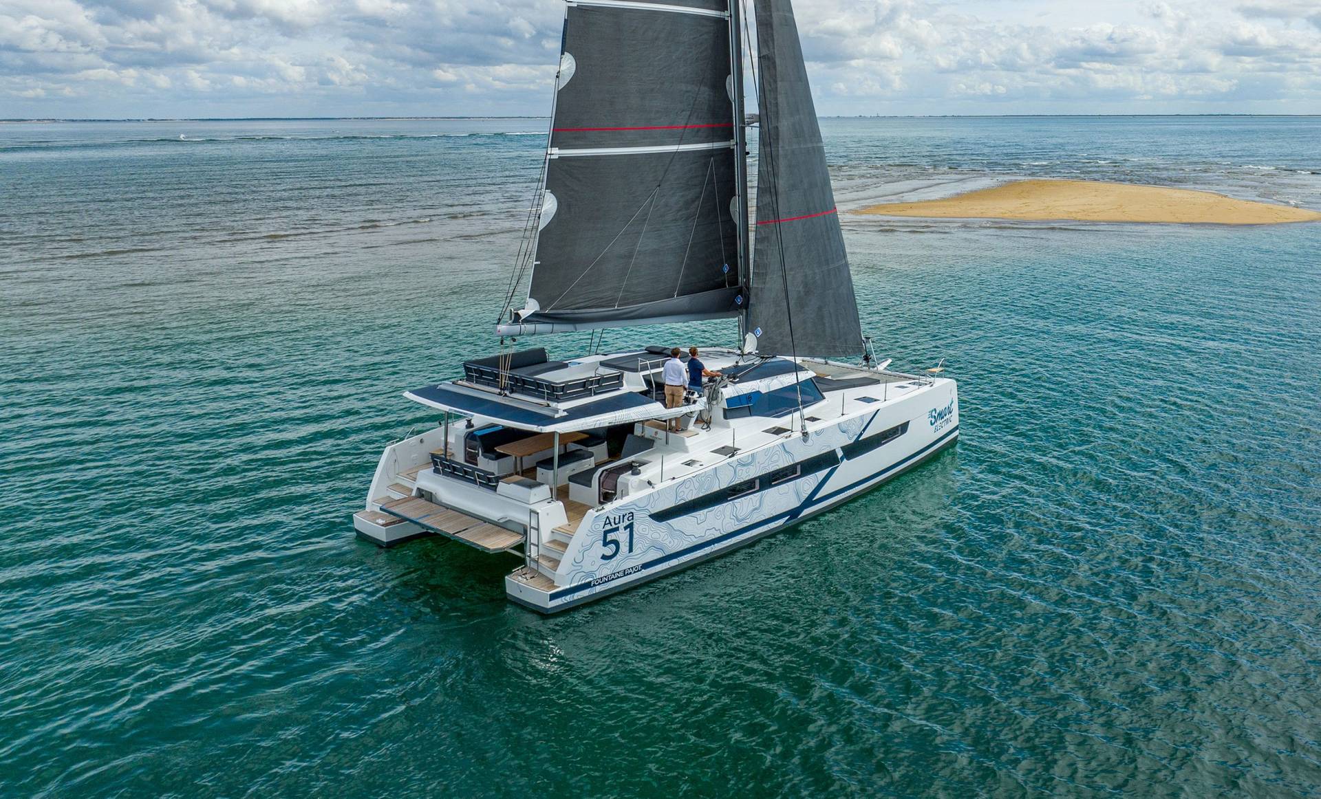 Découvrez-en plus sur le catamaran de demain - Bateau électrique